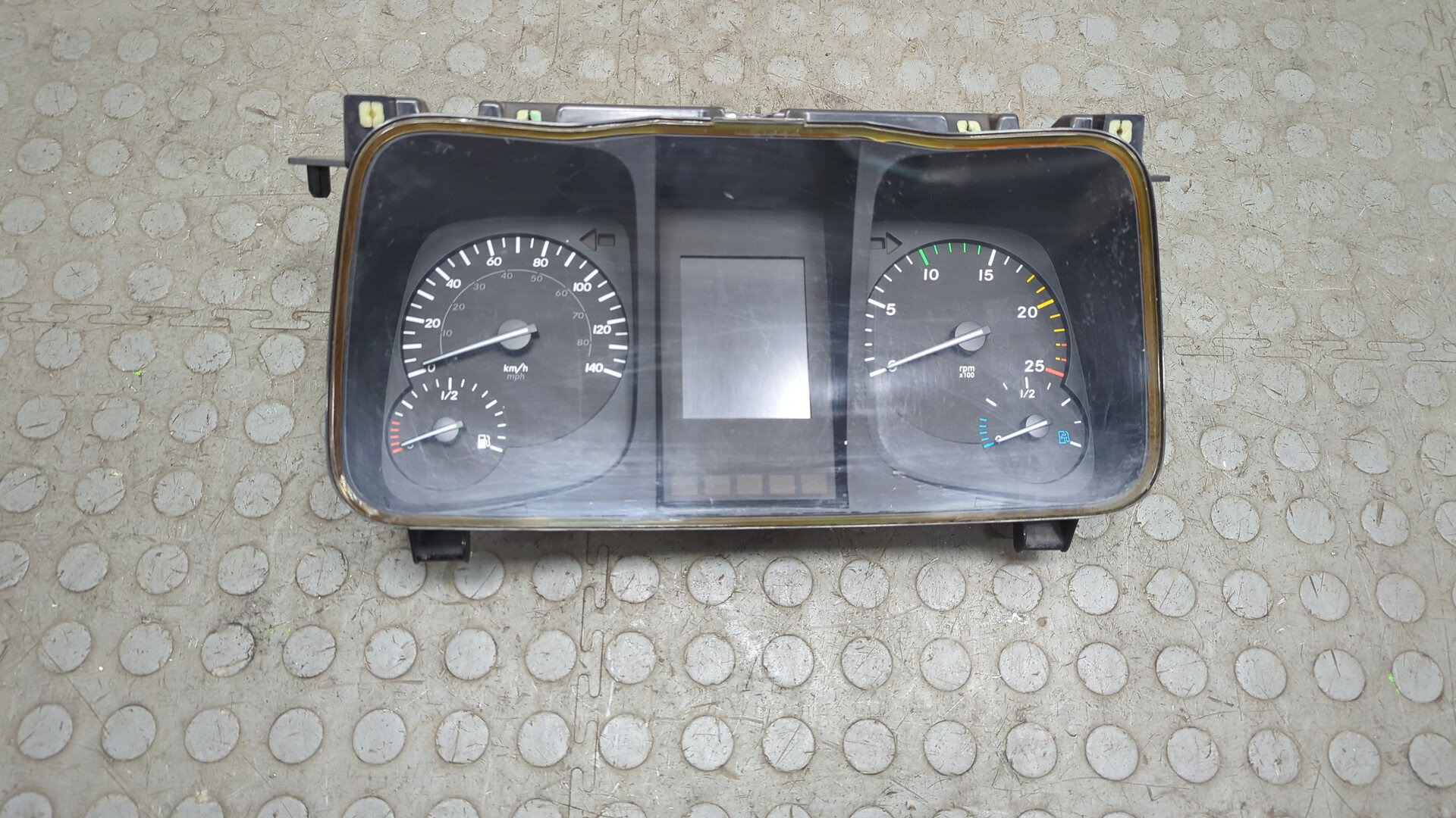 Приборная панель Mercedes Actros MP4 Б/У