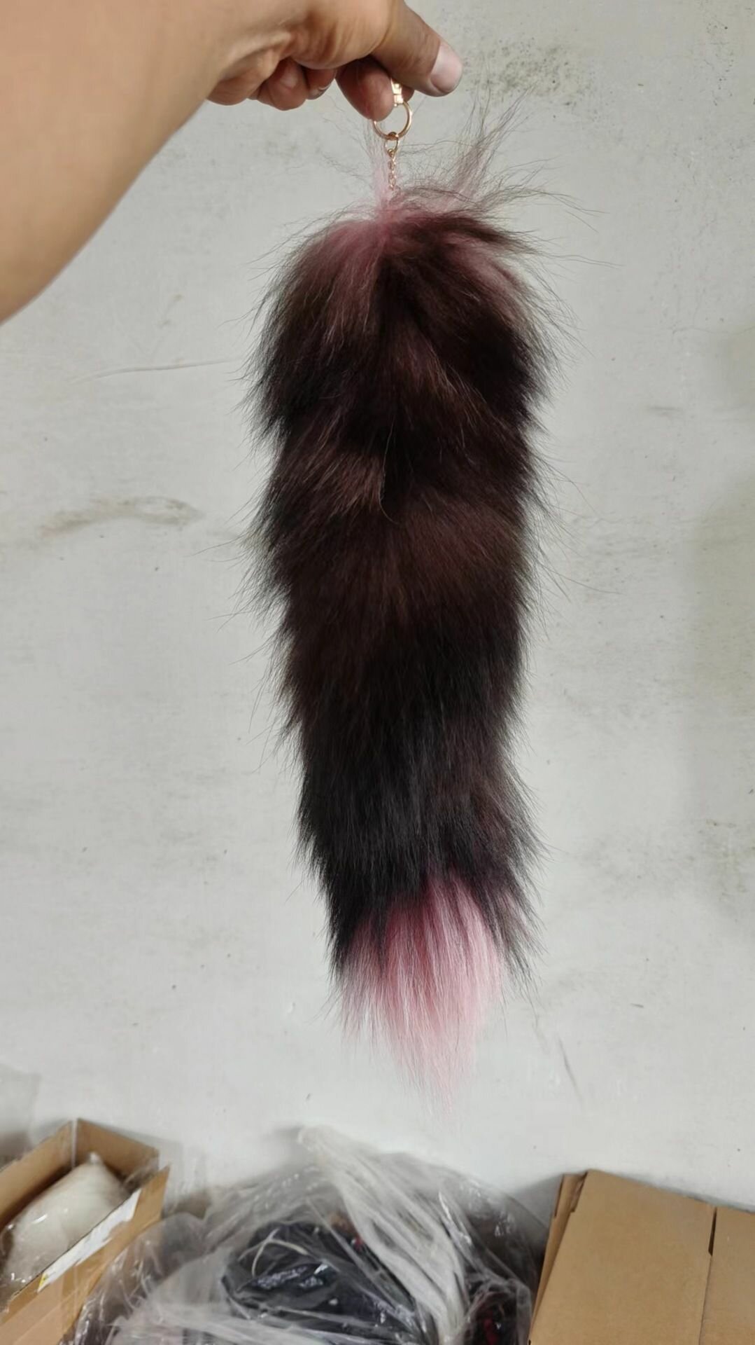 Хвост для квадробики на карабине серый белый длинный пушистый / кошка / для квд