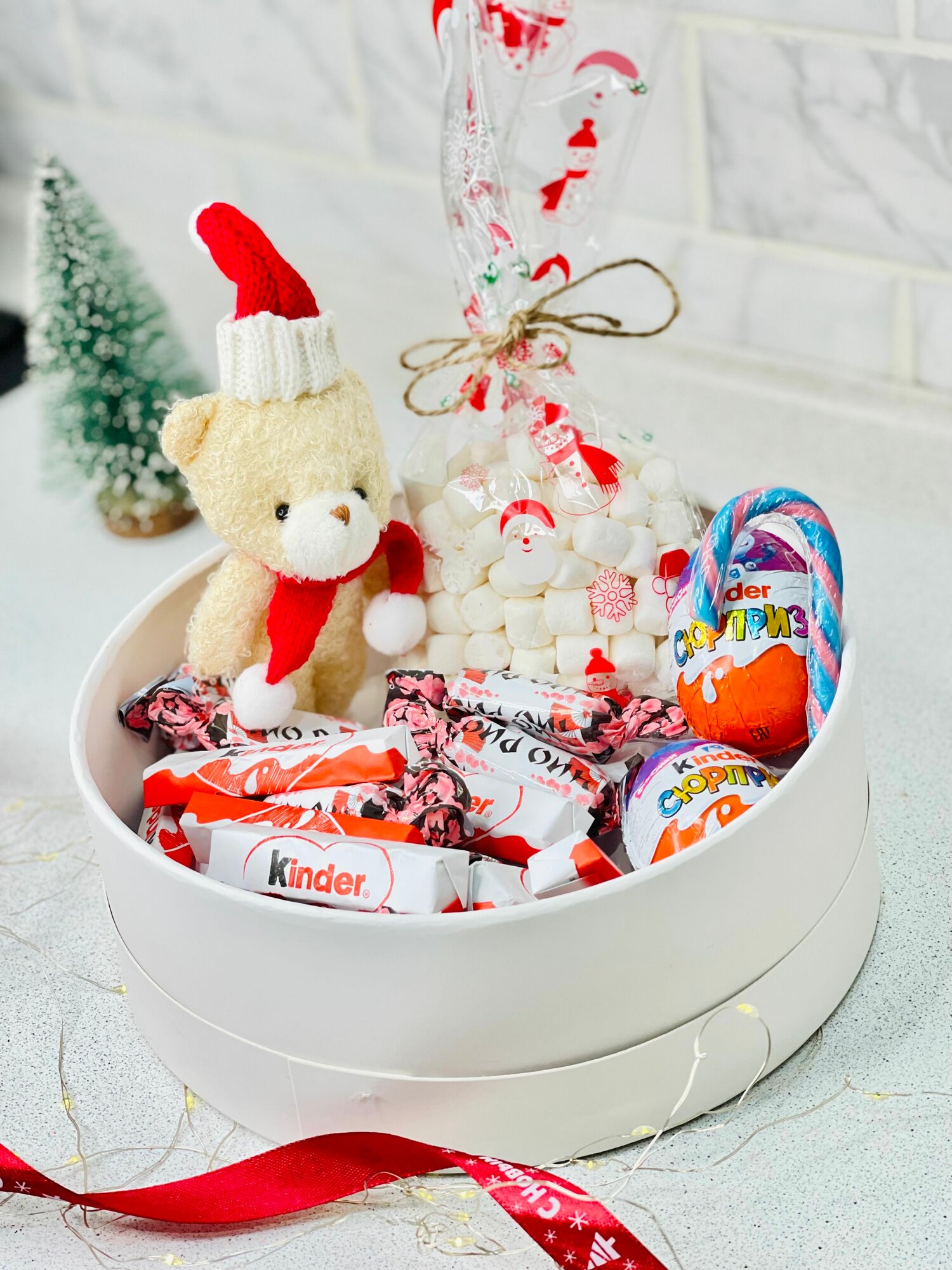 Новогодний подарок для ребёнка с игрушкой и киндерами, новогодний сюрприз дочке или сыну