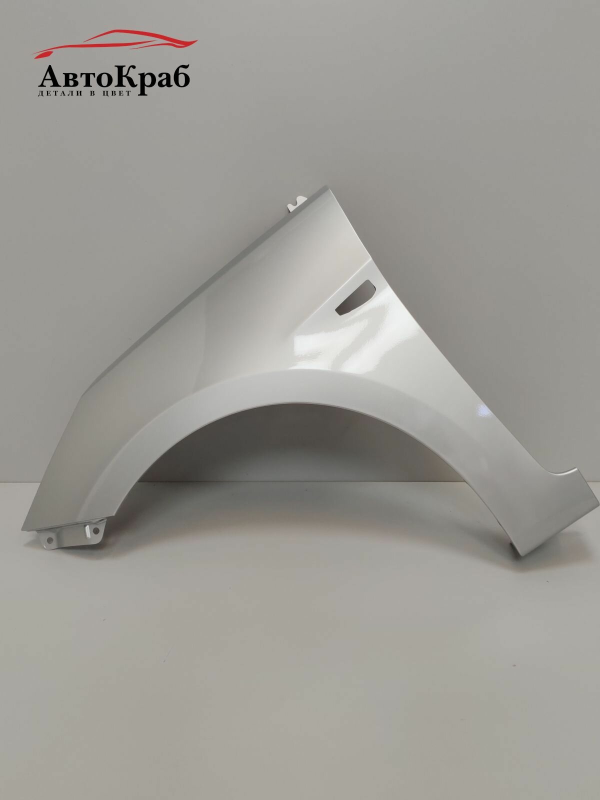 Крыло переднее левое под повторитель в цвет для Хендай Солярис 1 2010 - 2017 г. RHM - серебристый