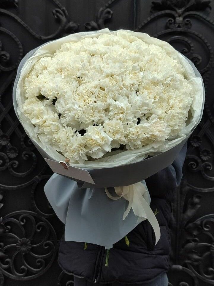 Букет из белых диантусов