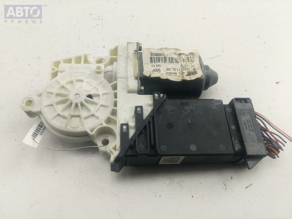 Моторчик стеклоподъемника передний правый Volkswagen Golf-4