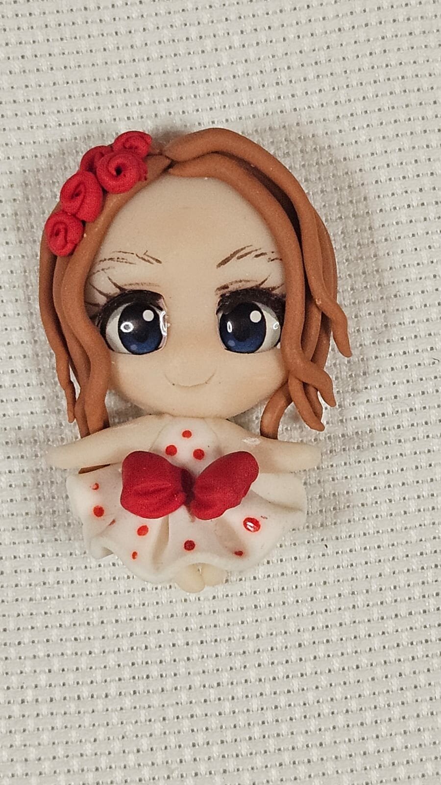 Игольница-магнит/магнитный держатель "Девочка в платье с бантом"