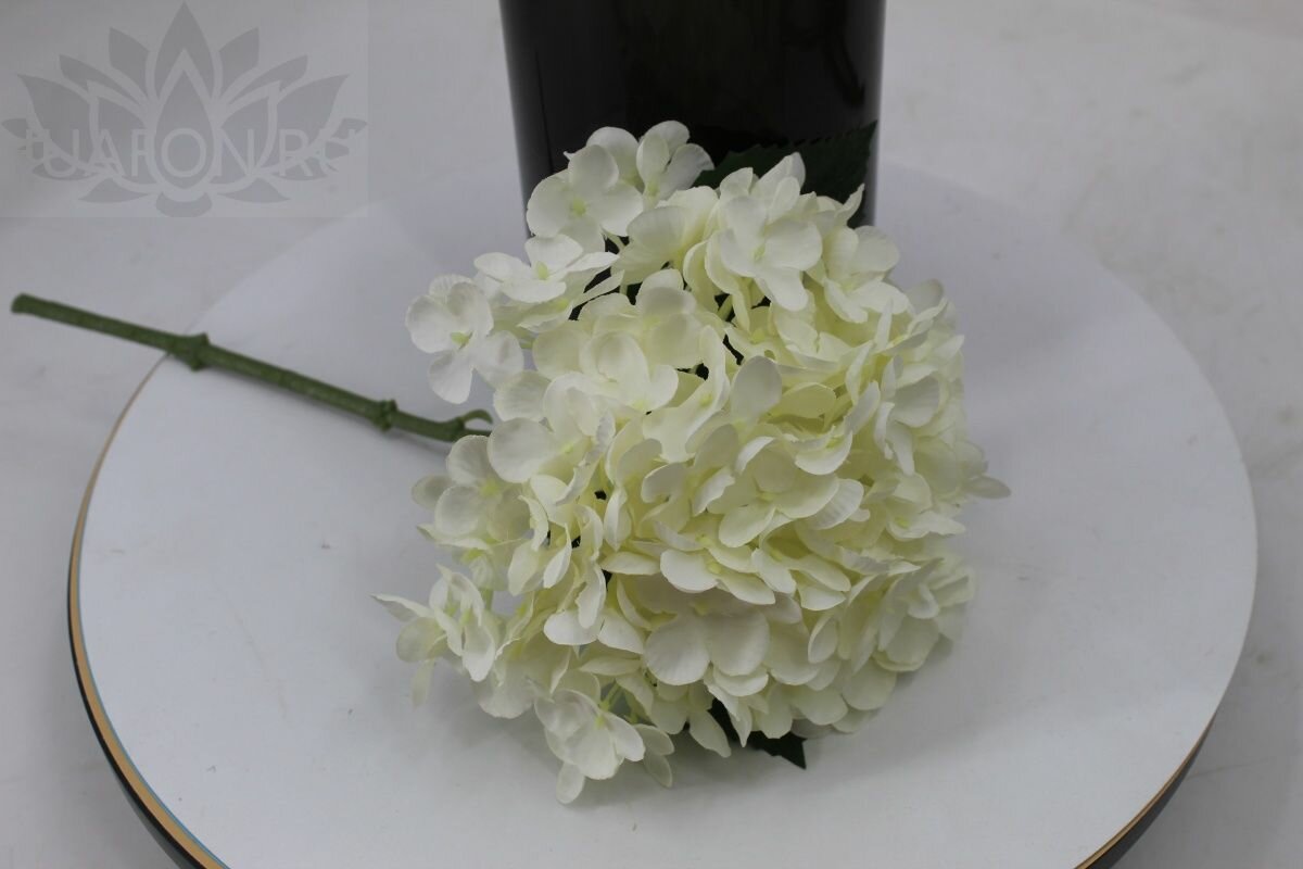 Искусственные цветы для декора интерьера Гортензия кремовая 34 см 2 ветки для маленькой вазы