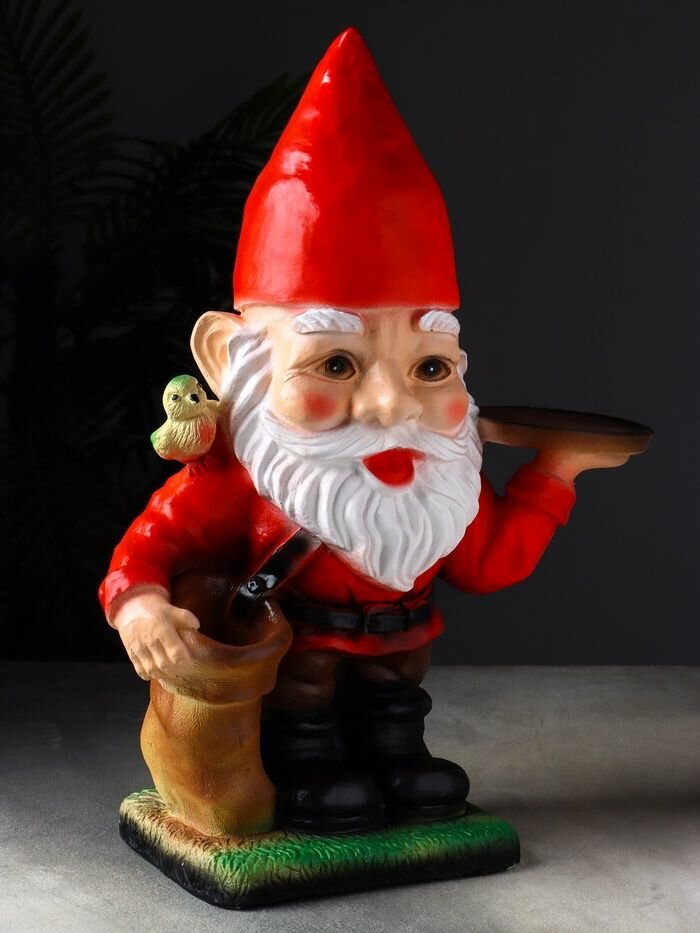 Сувенирная фигура Хорошие сувениры "Гном в красном", гипс, 37х20х52 см