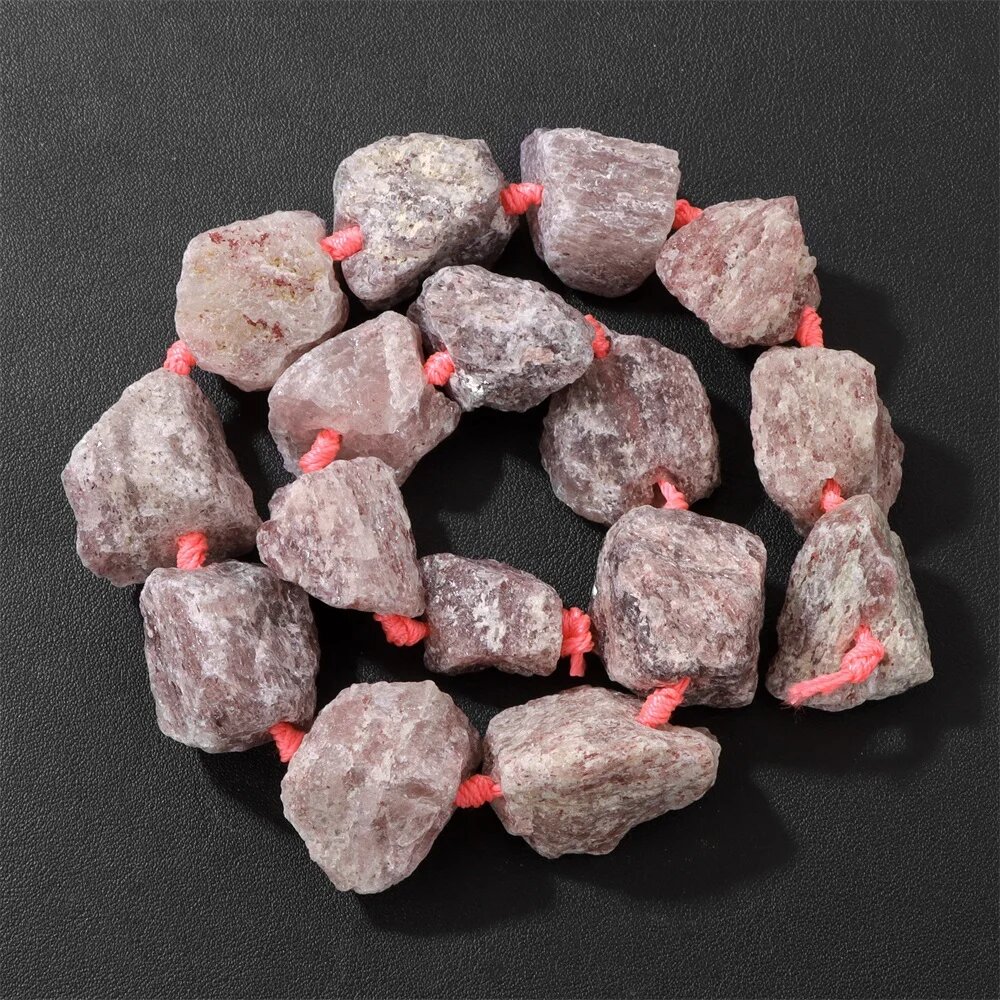 Бусины из необработанного кварца Strawberry Quartz, 20-30 мм, серый цвет
