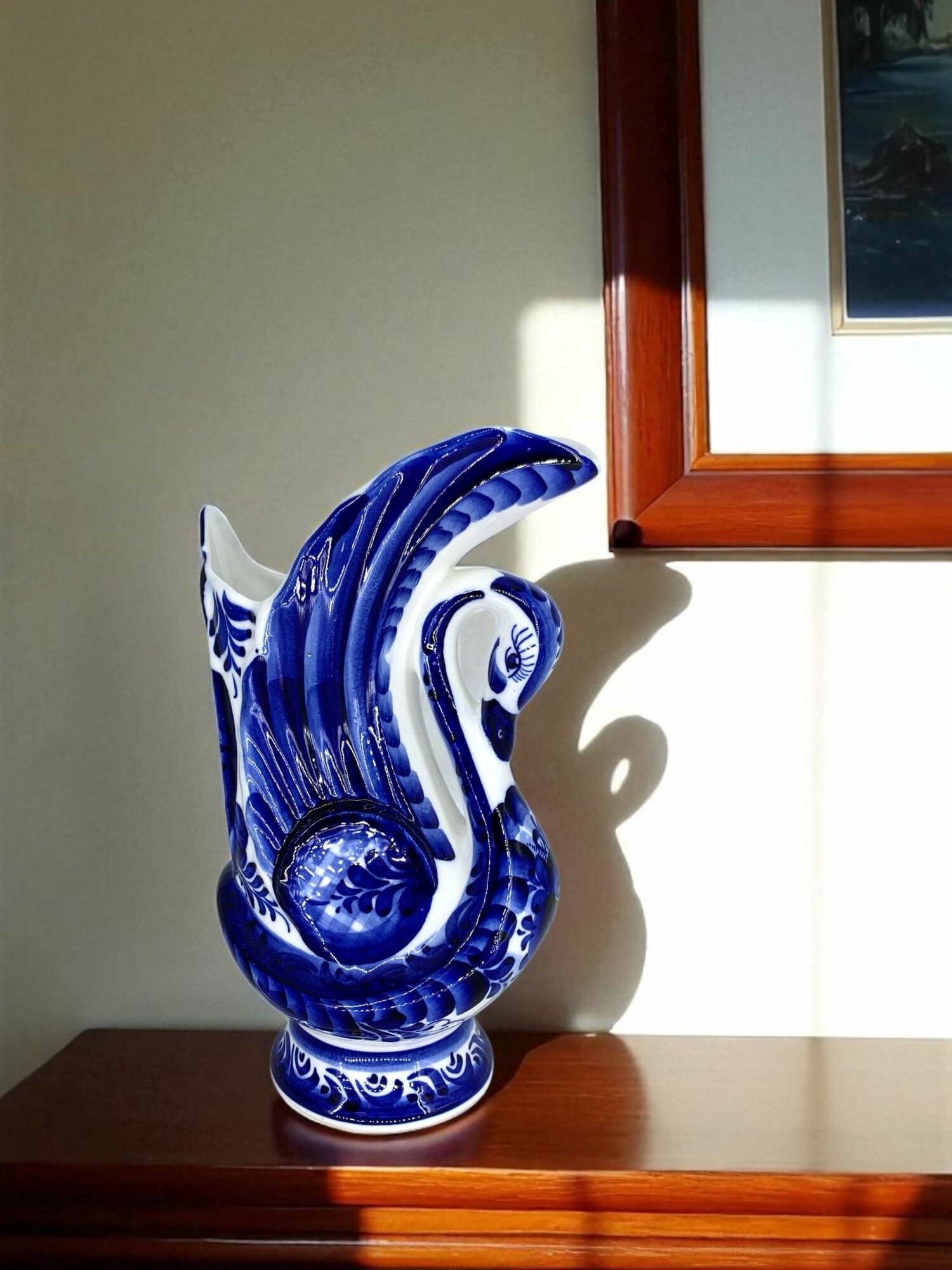 Ваза Китобой "Лебедь", фарфор, ручная работа, 19,5 см, бело-синяя 500 мл