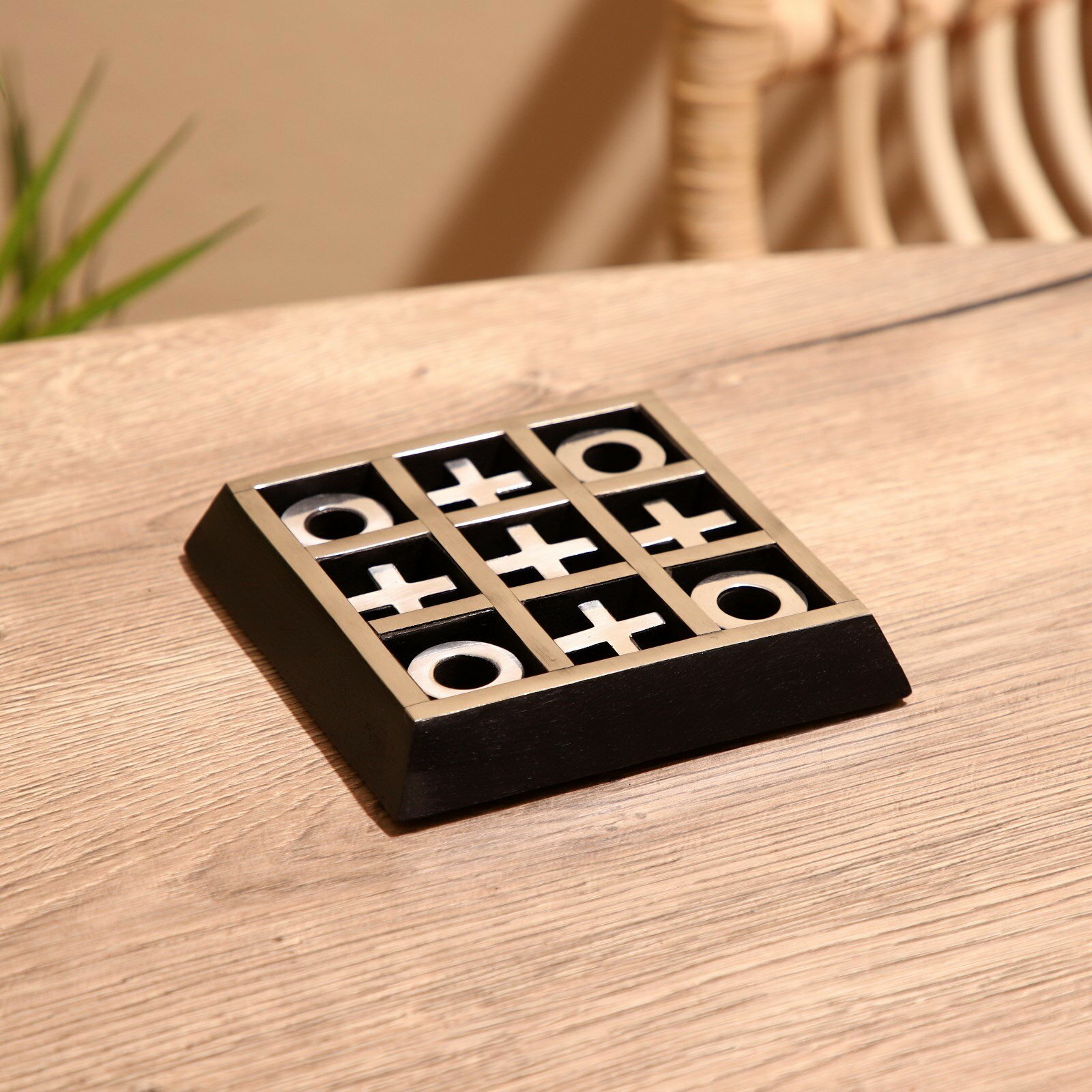 Игра настольная "Крестики-нолики", 13x13 см, манговое дерево, сталь