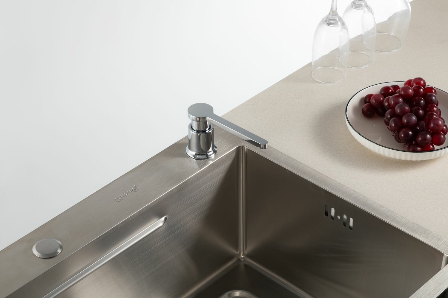 Дозатор для жидкого мыла GAPPO G406, хром