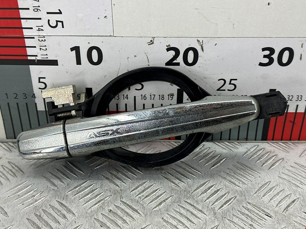 Ручка двери наружная задняя правая Mitsubishi ASX 5716A014WD арт. 2259302