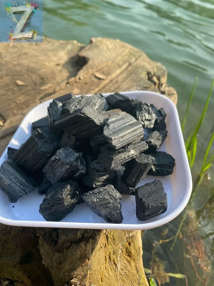 Набор из 5 шт натурального мелкого Черного турмалина-необработанного камня, Минерала-Кристалла Неправильной Формы, Используемого в Ювелирных Изделиях и Украшении Дома.