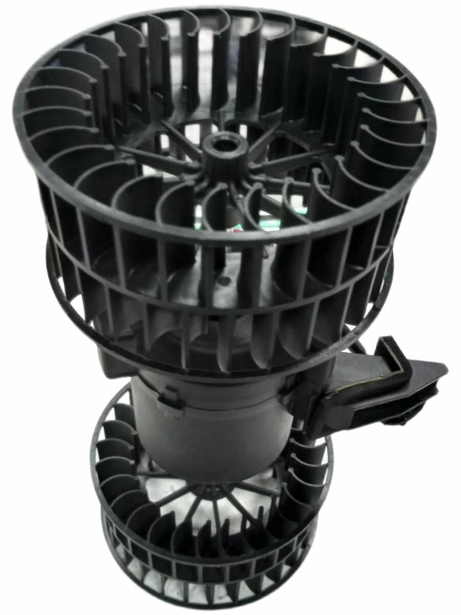 Вентилятор отопителя - мотор печки SCANIA 4 SERIES 1995-2008 , скания 4 1995-2008 CORMAX 008305.