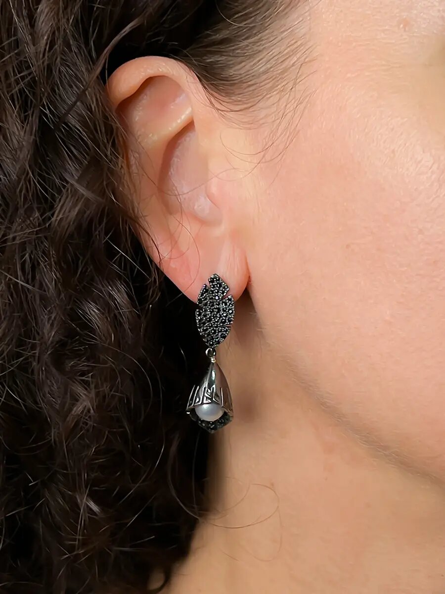Серьги с подвесками, серебро, 925 проба, чернение, шпинель, жемчуг