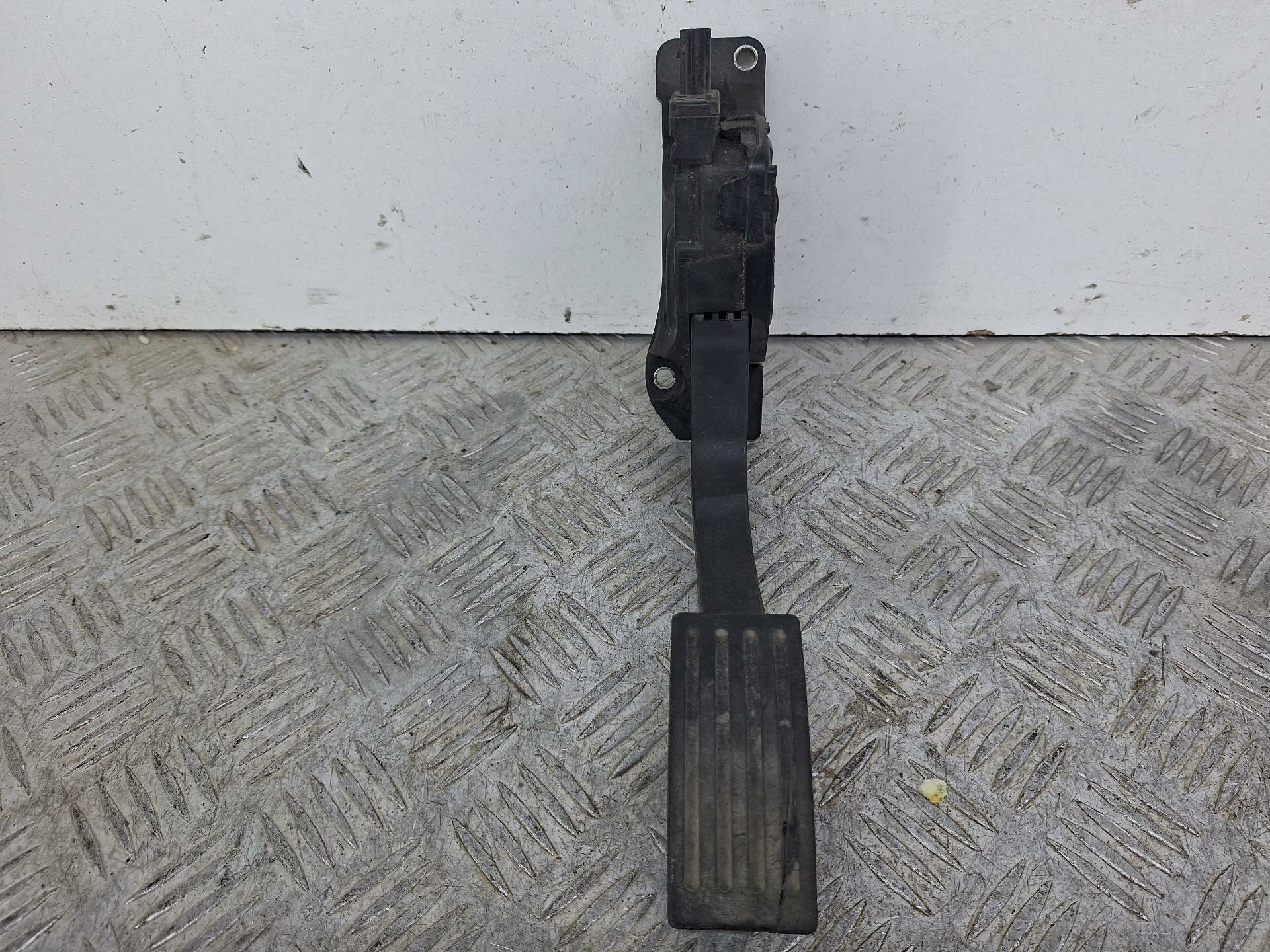 Педаль газа Ford C-Max 2 (2010 - 2015) 17388800