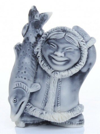 Статуэтка Stone Craft "Девочка с рыбиной", мрамор, ручная работа, 70 г, высота 6,5 см