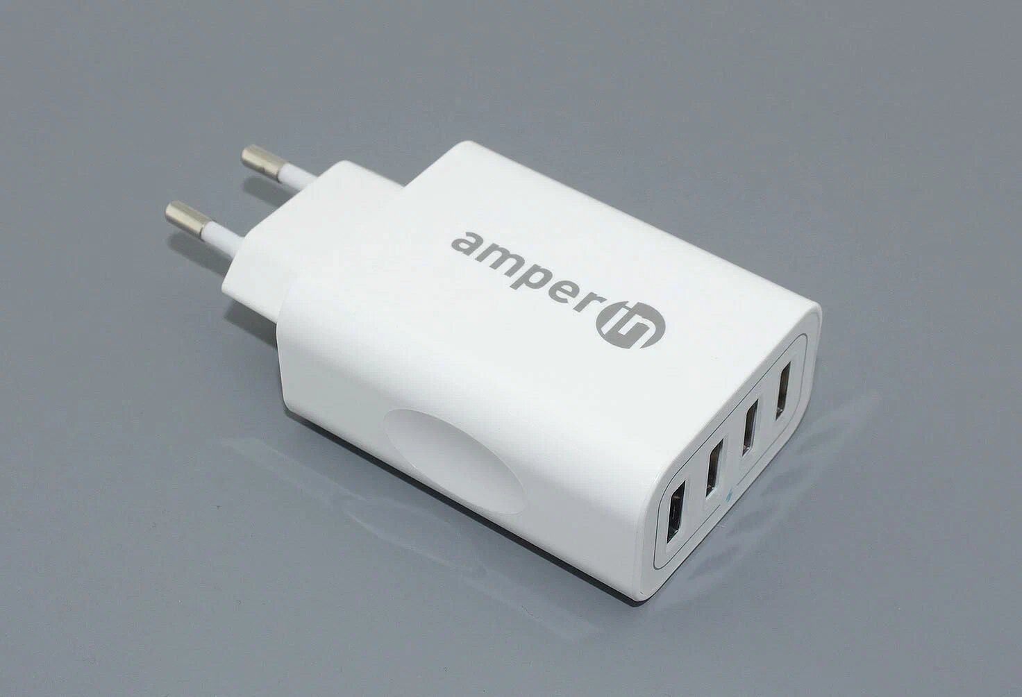 Блок питания (сетевой адаптер) Amperin 4-port USB*5V 2.4A (YDS-TC028-4-0-0), белый