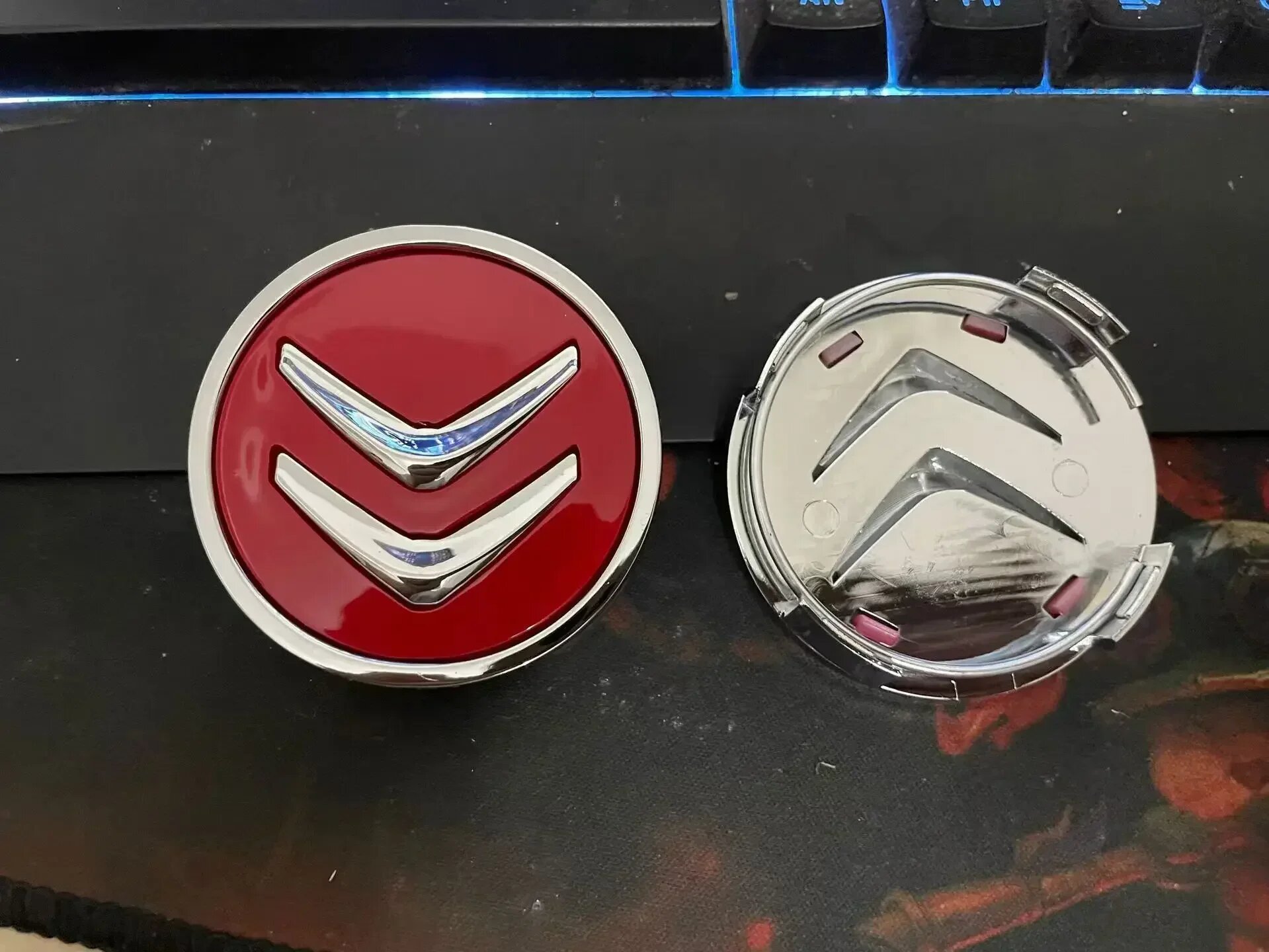 4 шт. колпачки для ступиц Citroen, red