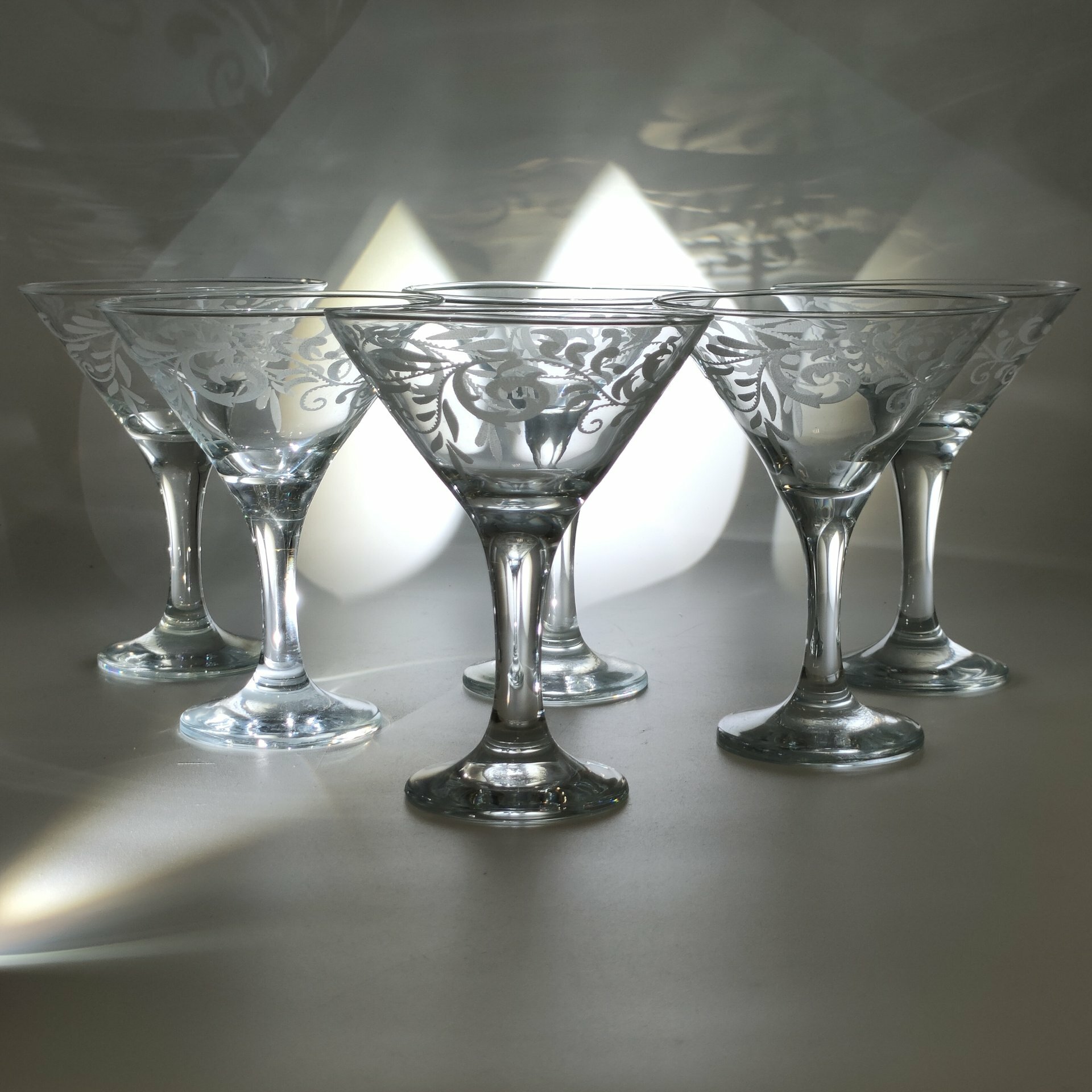 Набор бокалов (фужеров) для подачи коктейлей и мартини на 6 персон