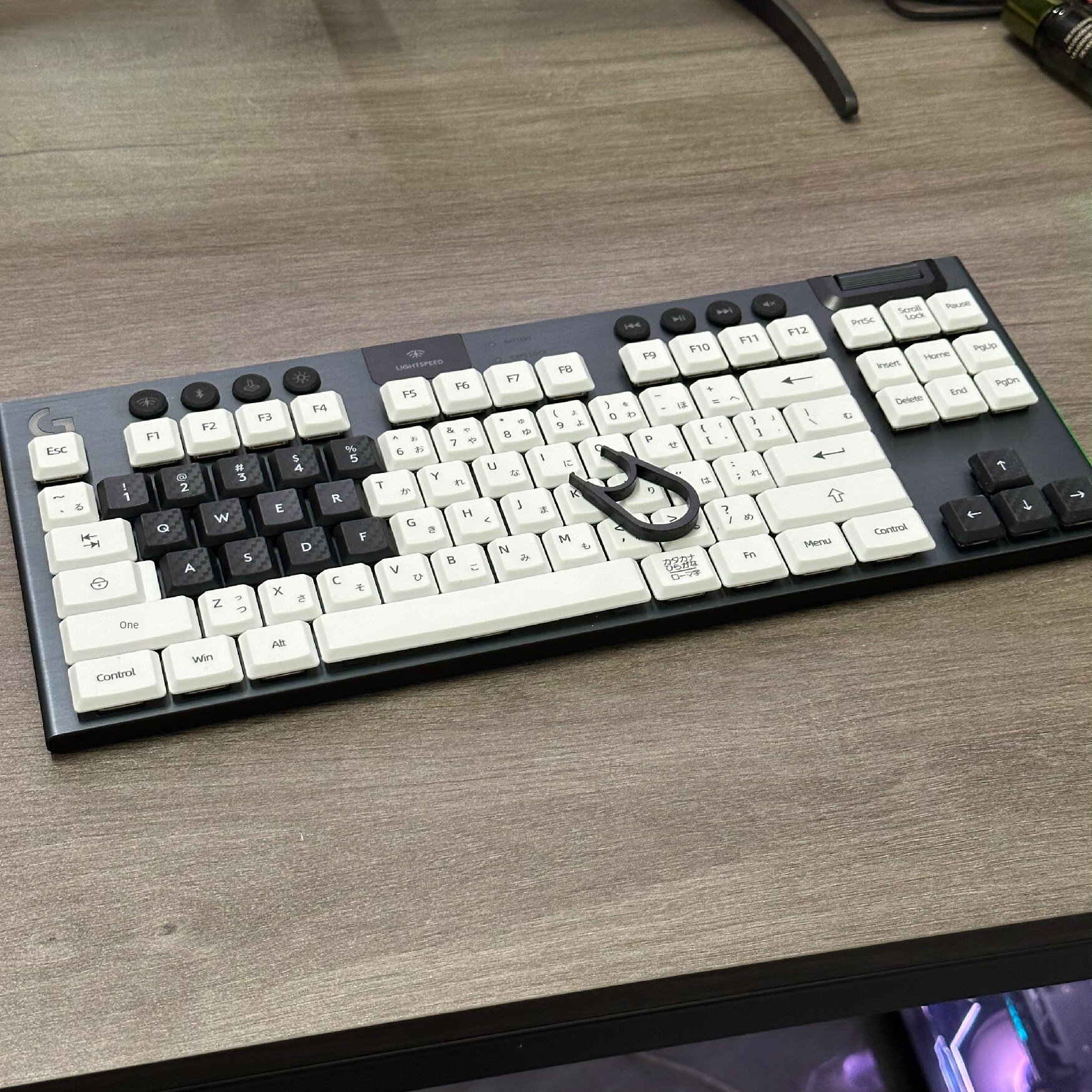 Подходит для колпачков клавиш Logitech G913TKL, G813, G913, цветные, с текстурой под карбон, из материала PBT.