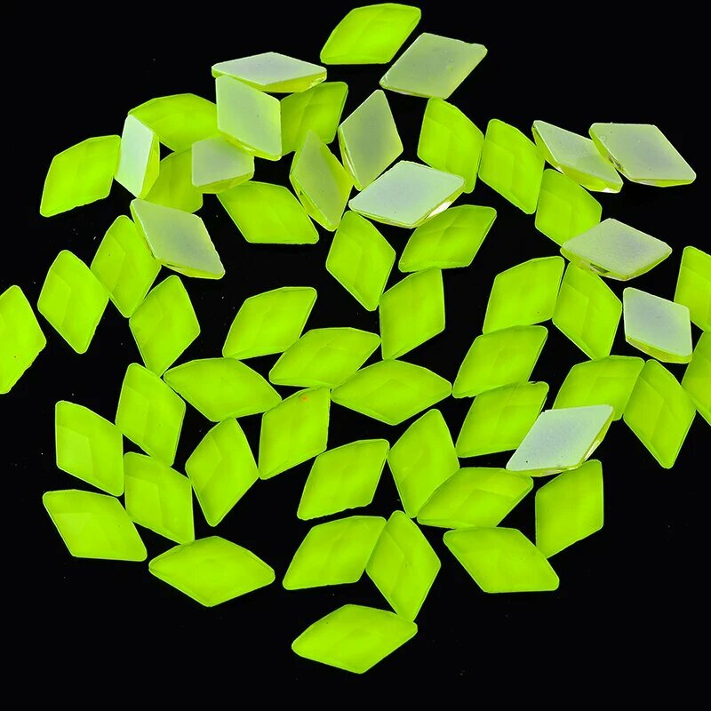 Стразы для ногтей зеленые neon citrine 6x10 мм