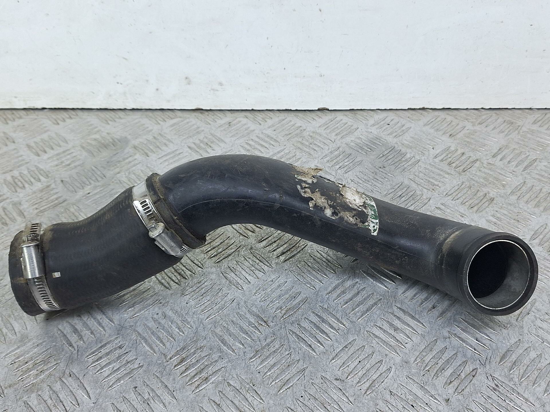 Патрубок интеркулера Land Rover Freelander 2 (2006 - 2010) 12Z04019