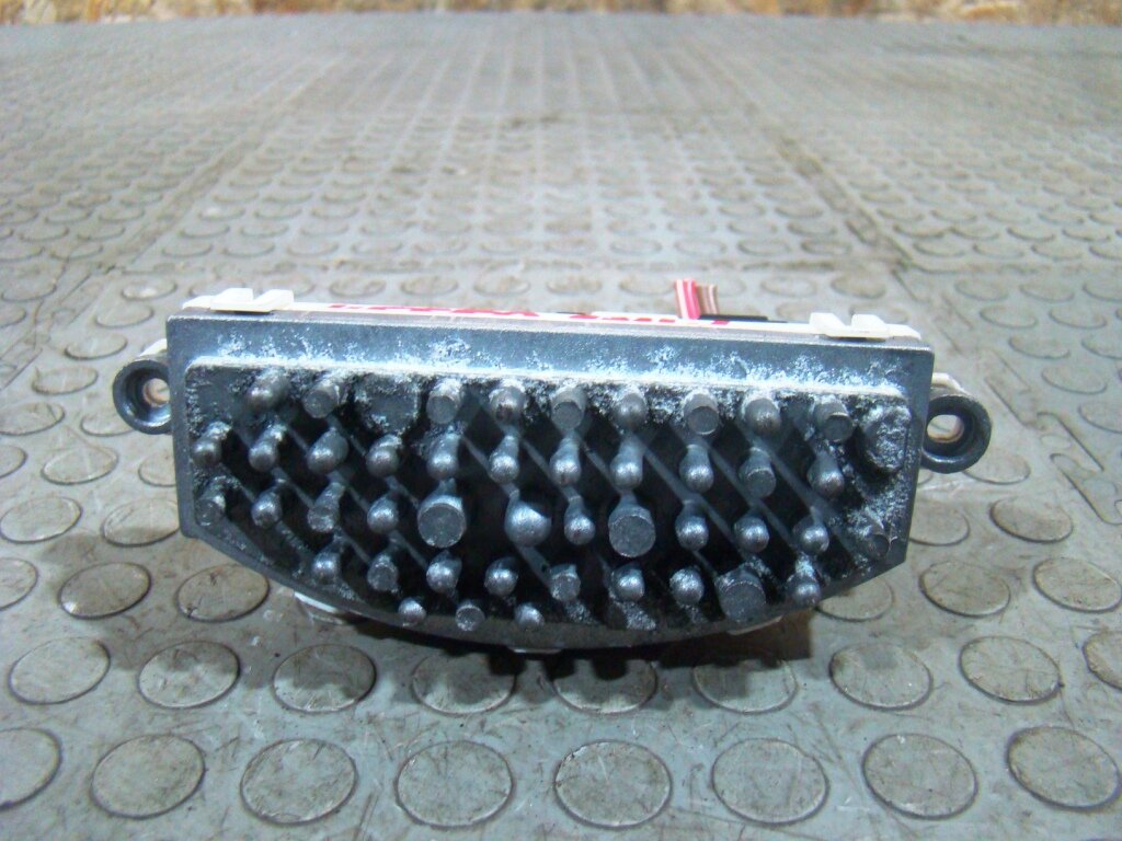 BMW 1 F20 Резистор отопителя 64119276112