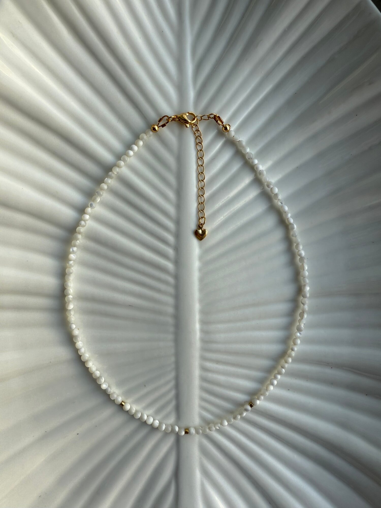 Чокер, перламутр