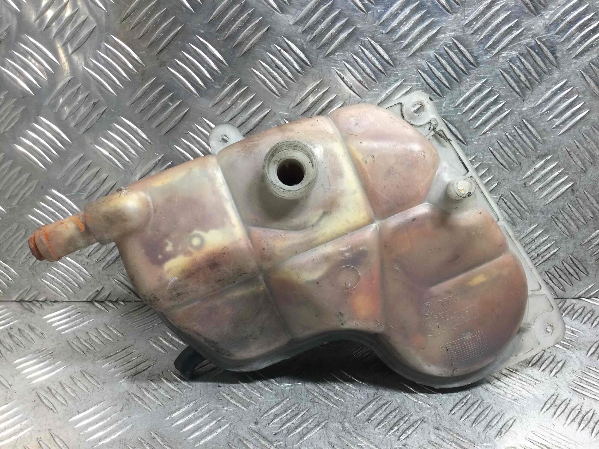 Б/У Бачок расширительный Audi A4 B5 (1994-1999) 1999 г.