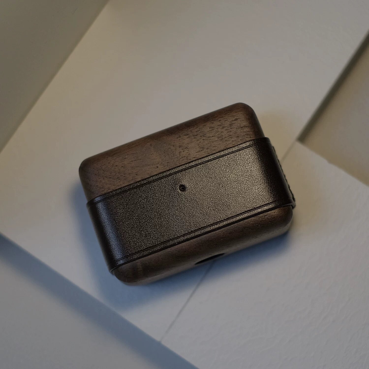 Кейс защитный для AirPods Pro 3 (2025), кофейный гладкий, премиум чехол, совместимость с AirPods Pro 3
