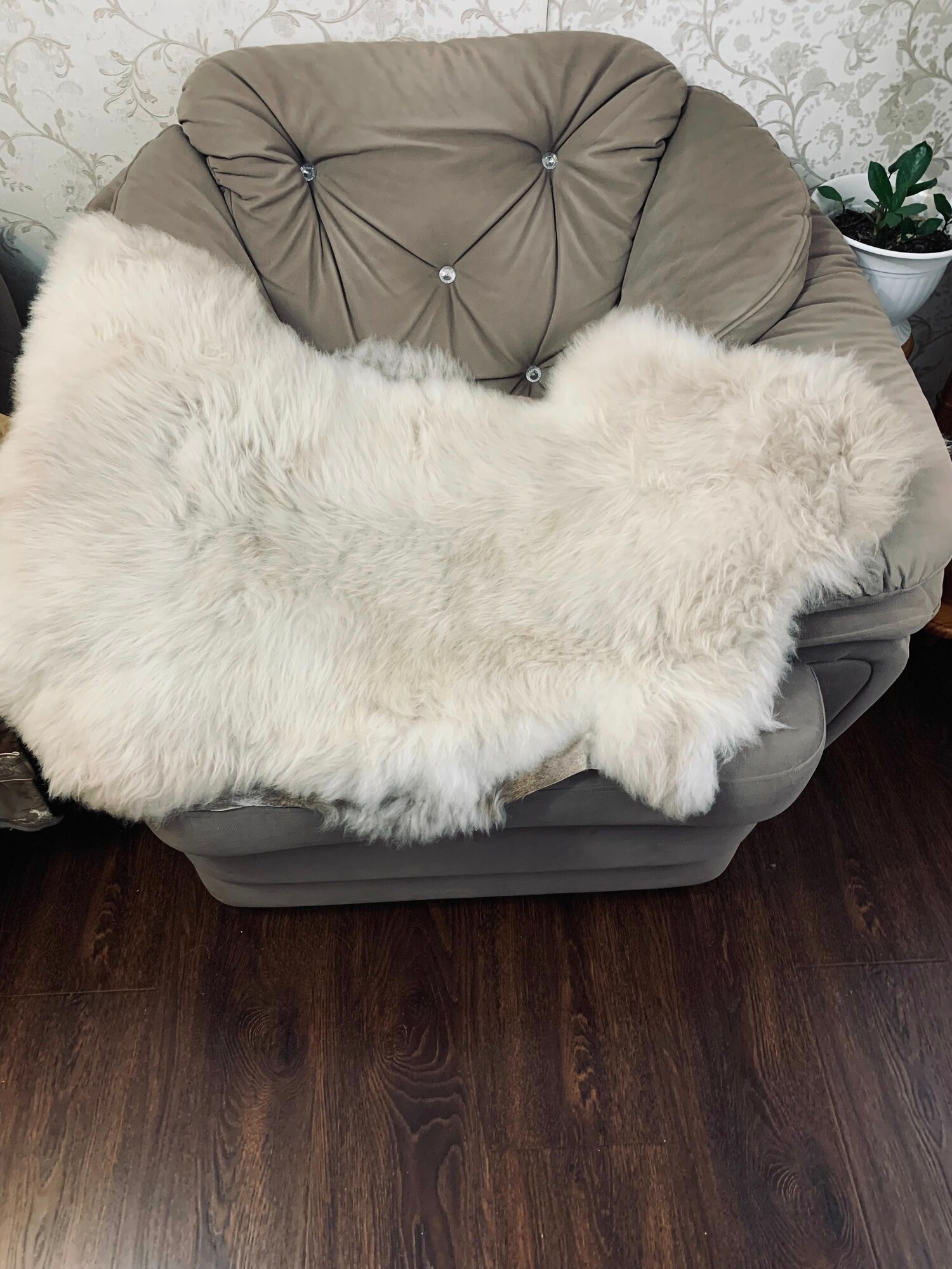 Ковер-накидка из натуральной овечьей шкуры (мех, овчина) для дома и авто