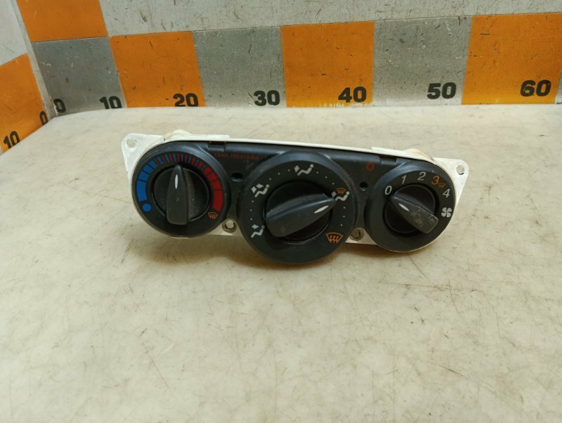 Б/У печкой Блок управления отопителем Ford Focus 2003 1 473332 FORD арт. 1S4H18C419BA