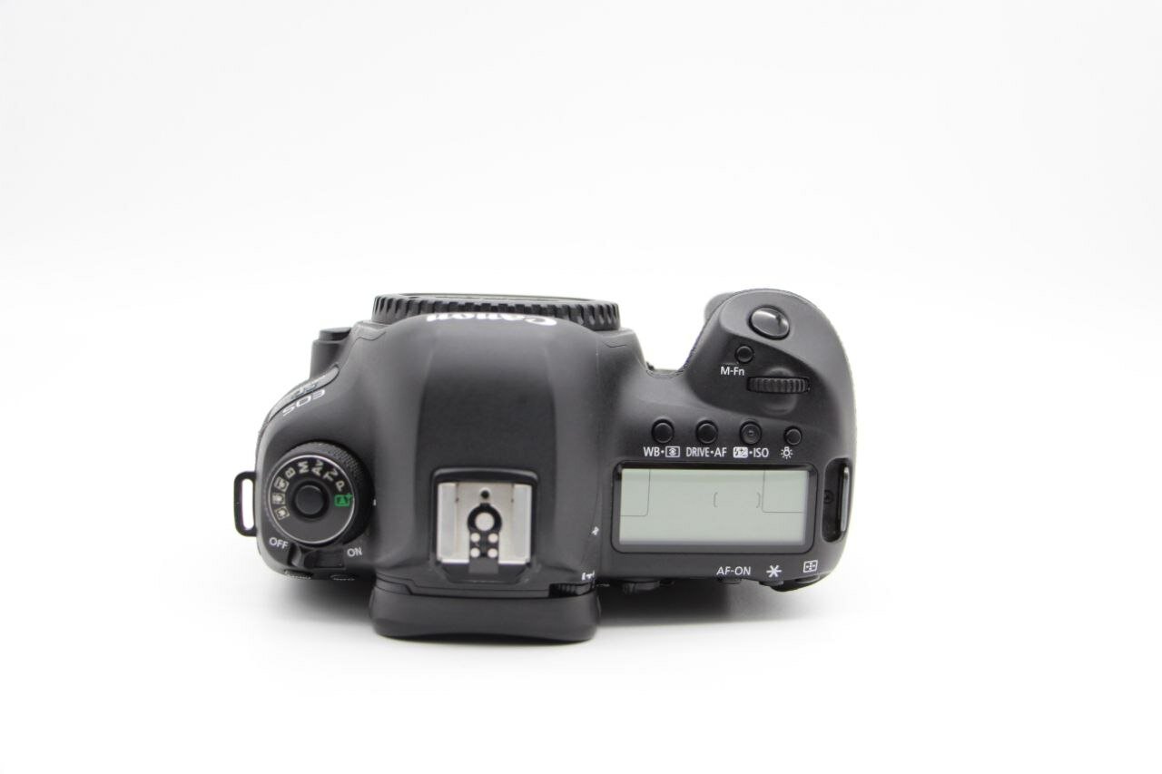 Зеркальный фотоаппарат Canon EOS 5D Mark IV body