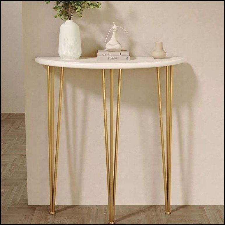 Эксклюзивная консоль полукруглая для прихожей со столешницей из сосны и металлической основой на ножках золотого цвета-. Что-то