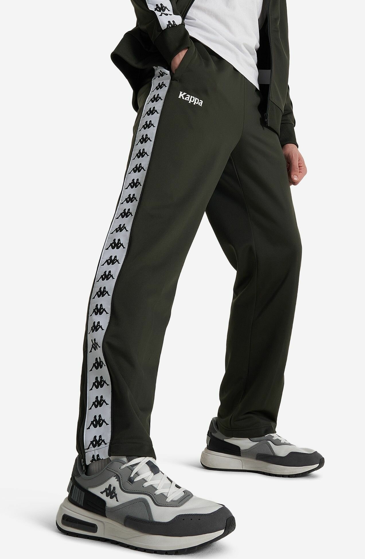 Брюки спортивные