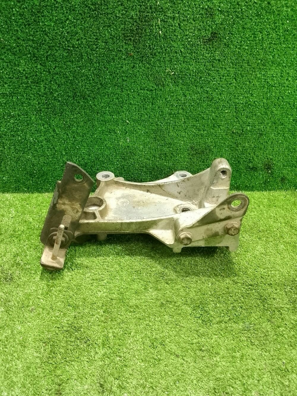 Кронштейн генератора Iran Khodro Samand I Б/У с пробегом