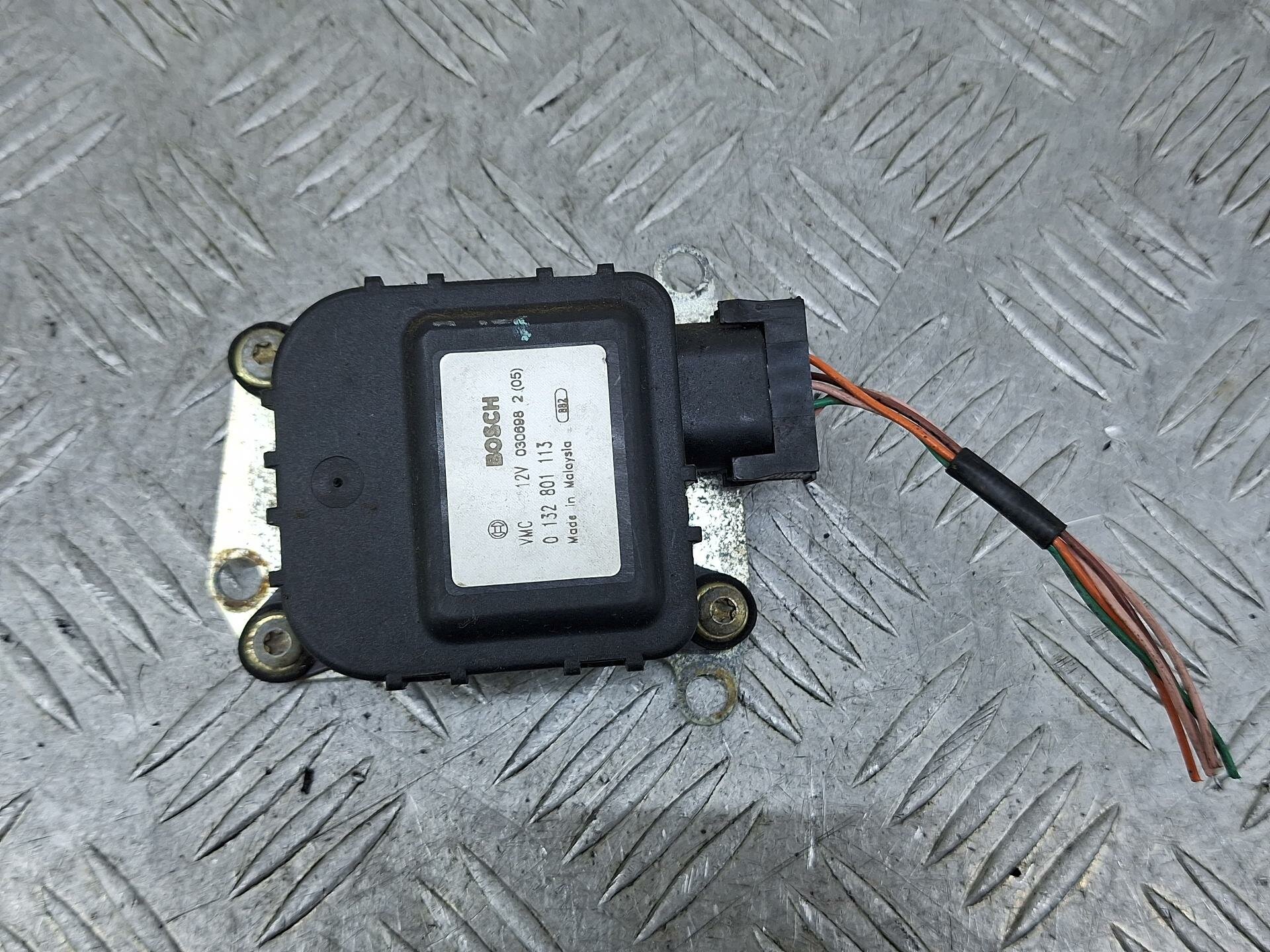 Моторчик заслонки печки Renault Espace 3 1998 0132801113