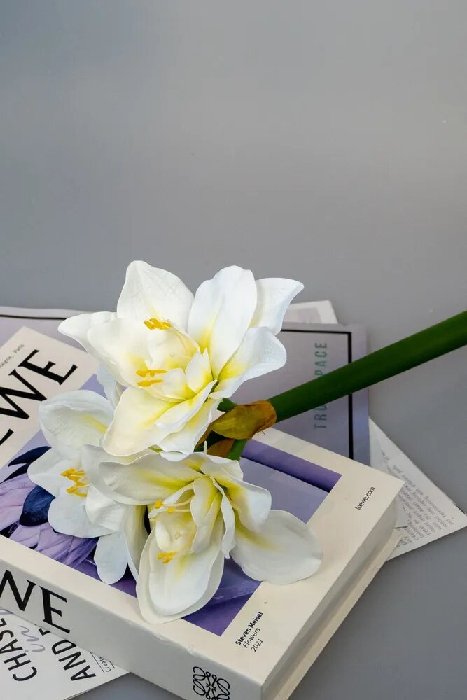 Искусственные цветы для декора Декоративный искусственный амариллис кремовый 1ветка 62 см