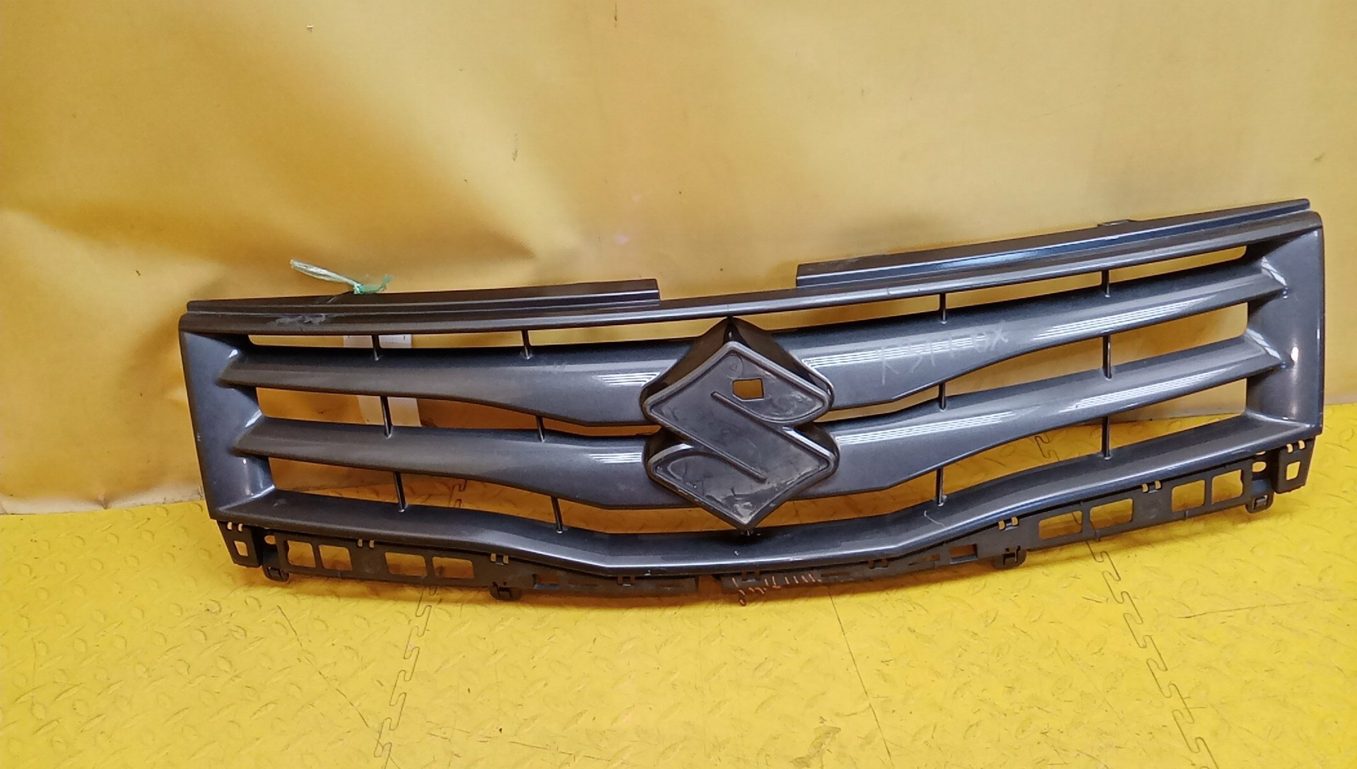 Решетка радиатора Grand Vitara Suzuki 7211177KA038B