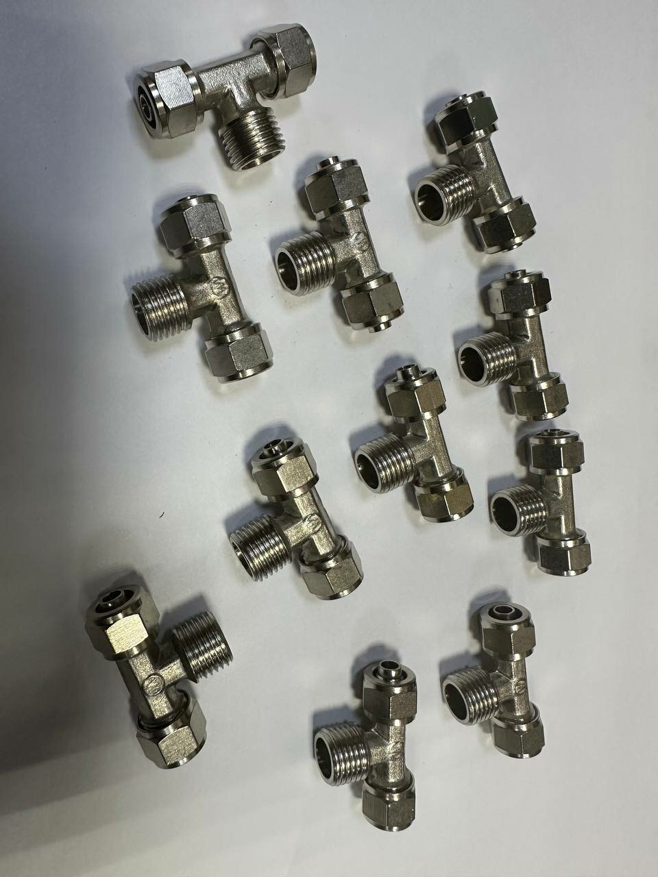 Фитинг металл тройник Т, для пластиковых трубок, гайка 8мм -1/4 10шт