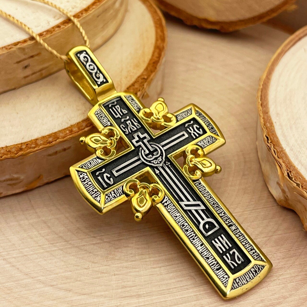 Крестик, серебро, 925 проба, чернение, золочение