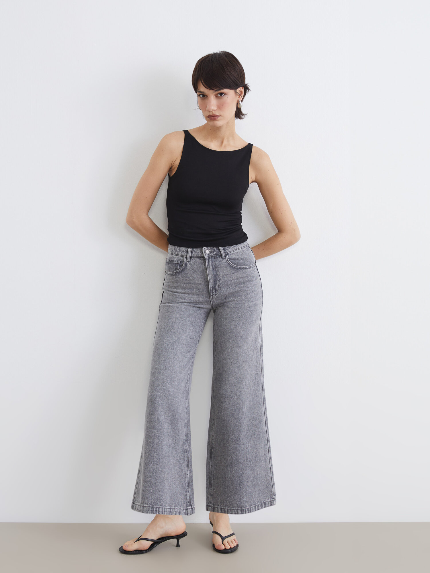 Джинсы клеш 