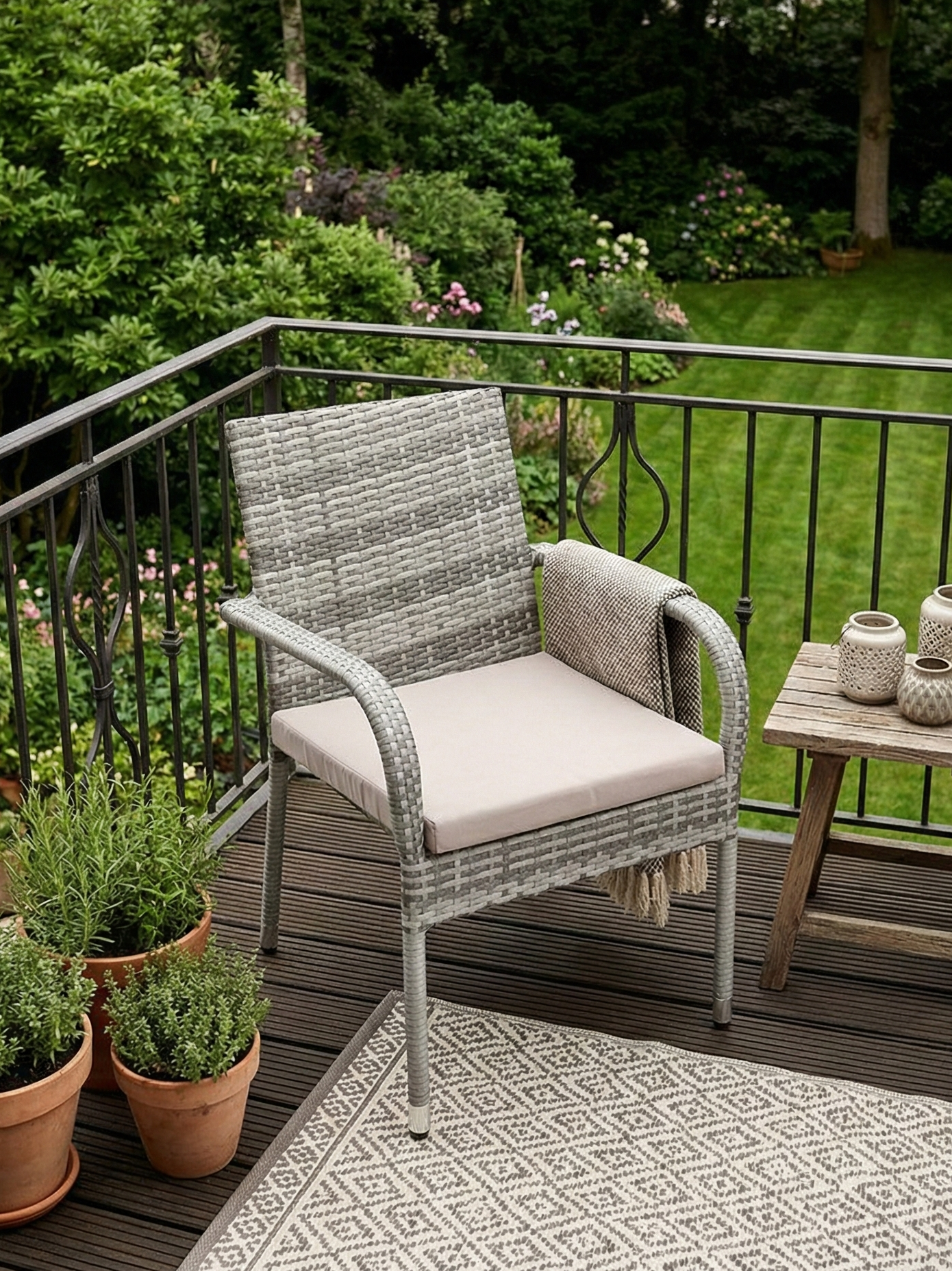 Кресло из искусственного ротанга Корсо (Corso) серый подушка серая