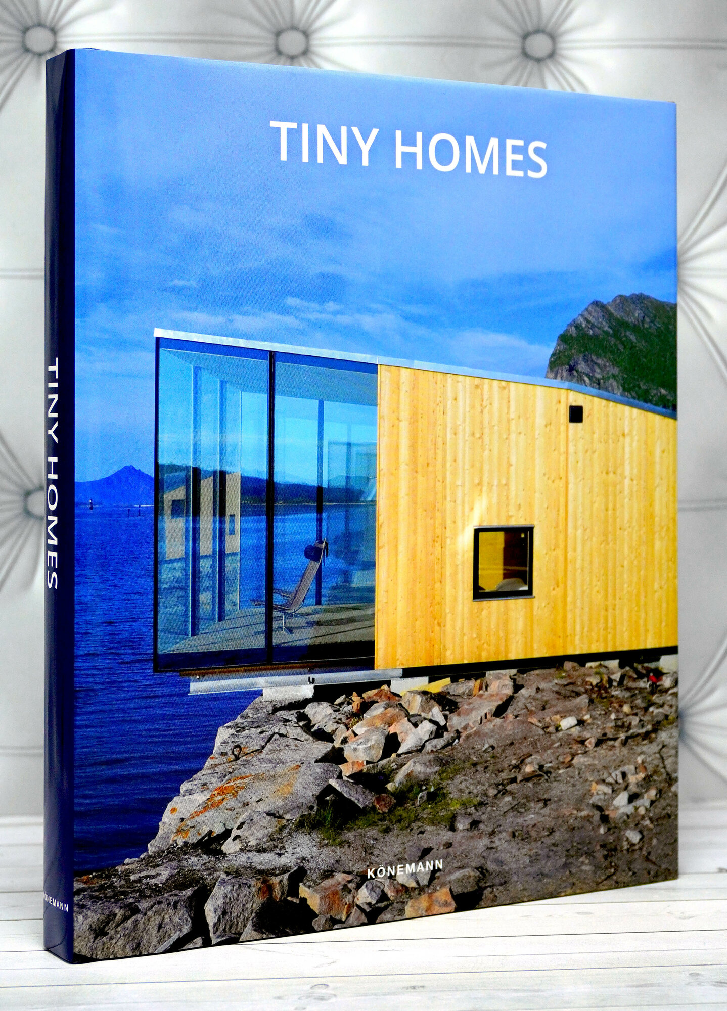 Tiny Homes /Маленькие дома. Архитектура компактного жилья: домики на колесах, экодома, микрострудии. — фото 1