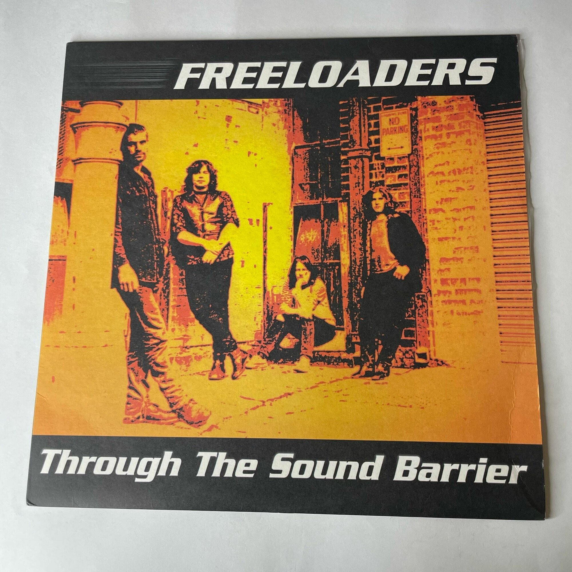 Винтажная виниловая пластинка LP Freeloaders, Through The Sound Barrier (Австралия 2000)