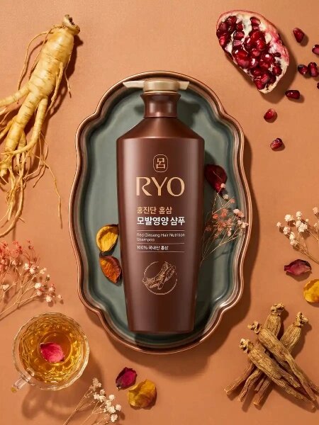 Питательный шампунь для волос с красным женьшенем Ryo Hongjindan Red Ginseng Nutrition Shampoo 820 мл