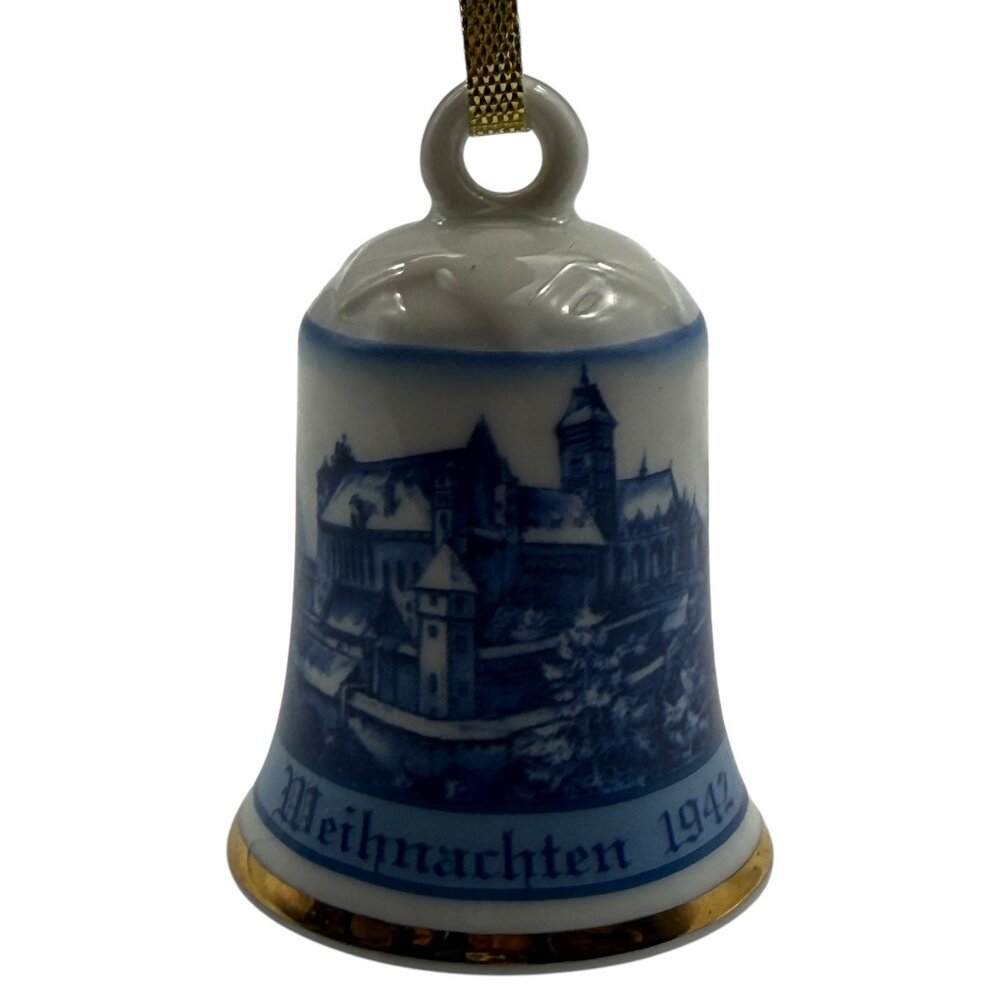 Колокольчик "Рождество 1942", 1999-2000 гг, фарфор, 22К, для Bradford Editions, Rosenthal, Германия