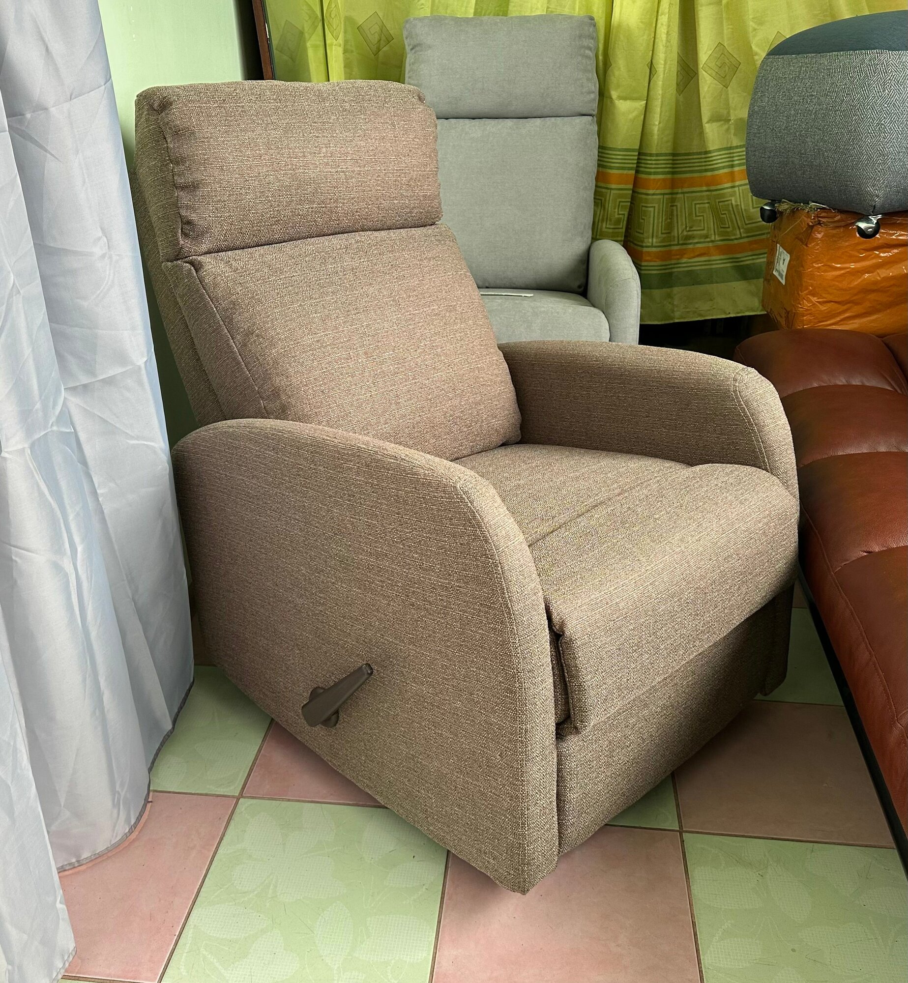 Финское кресло реклайнер, глайдер (качалка, вращалка). Dina.