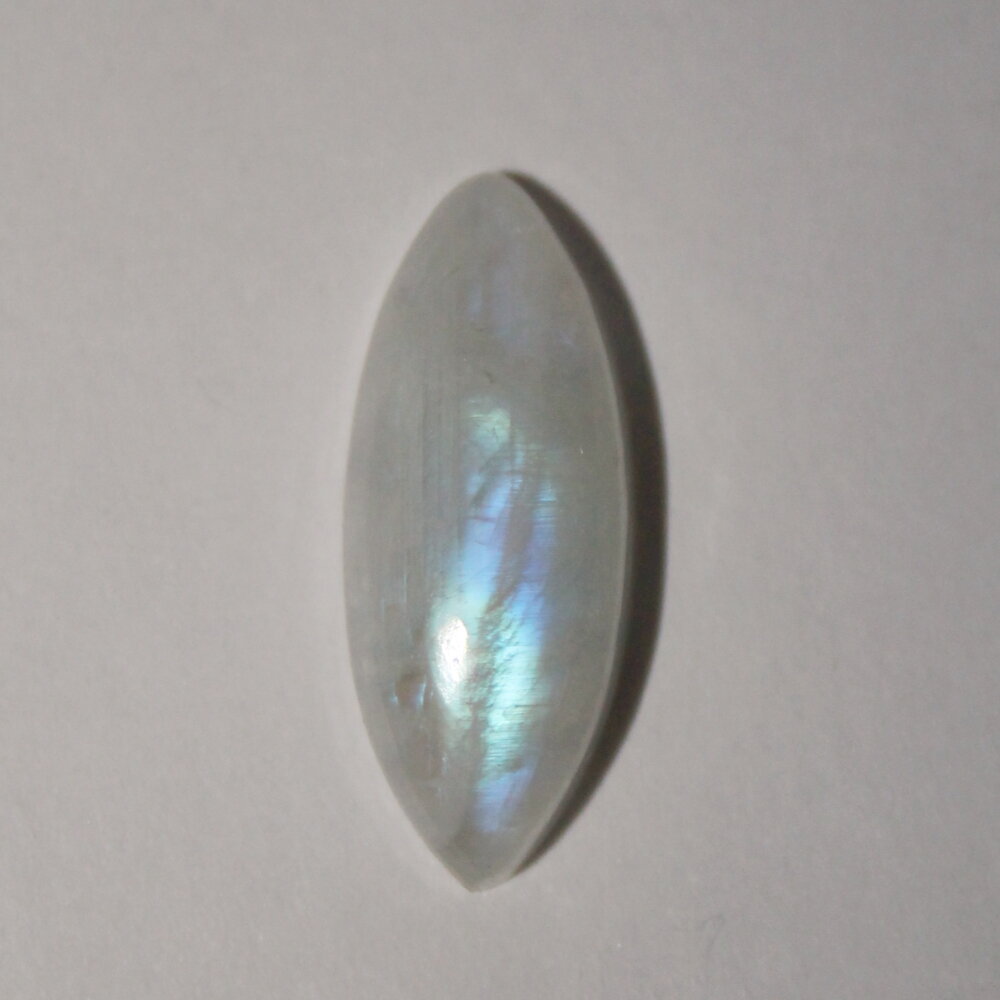 Коллекционный кабошон лунный камень, 22х9х5 мм, Шри-Ланка, «True Stones»