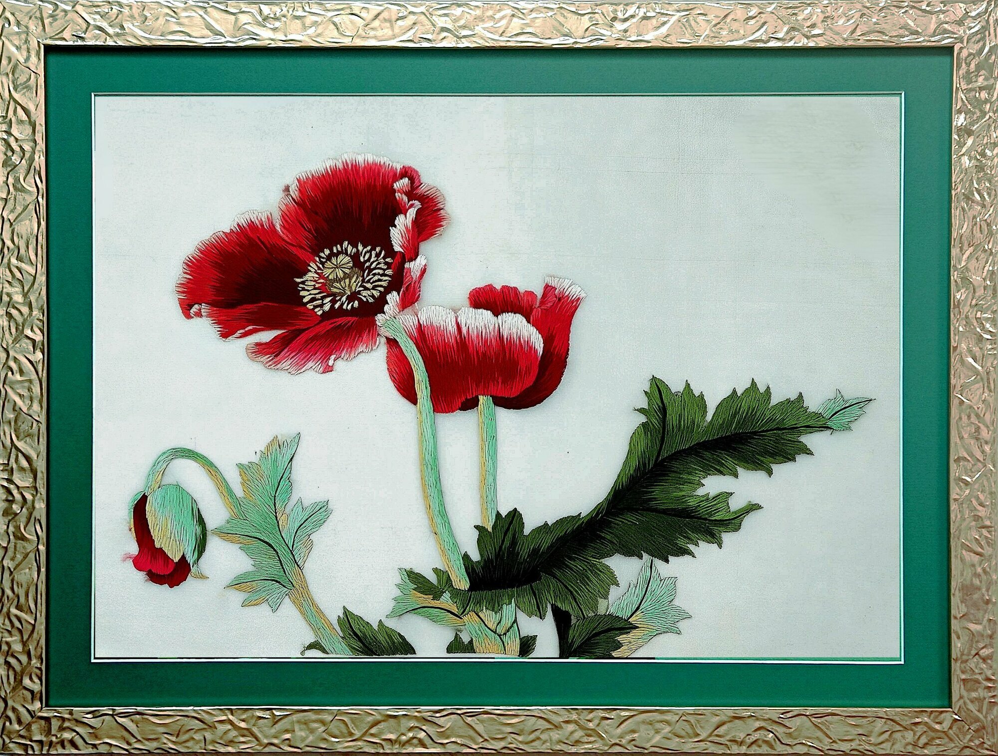 Картина Живой Шелк Полевые маки на прозрачном фоне, вышивка шелком ручная с 3Dэффектом/см 50х40х3/багет+паспарту