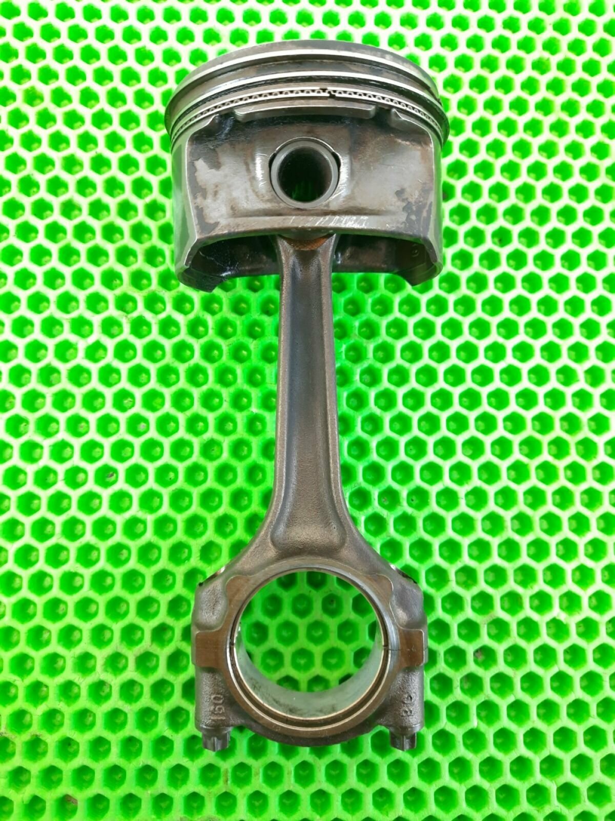 Поршень в сборе с шатуном Opel Astra H Z16XEP 5623242